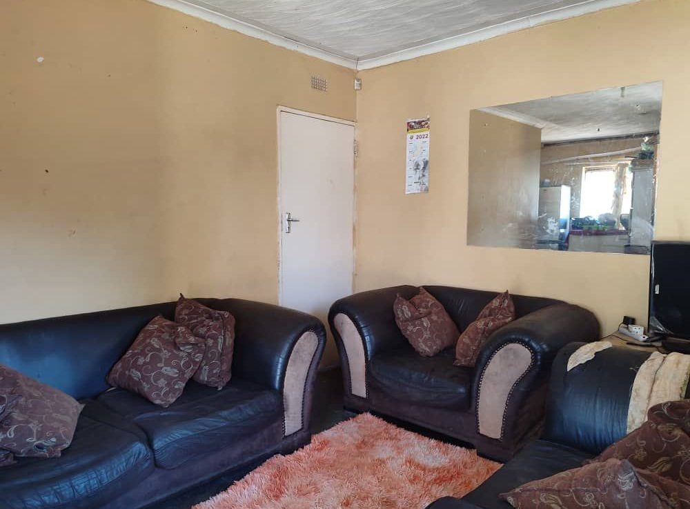 In Msasa Drive in Msasa Park home for sale – ShonaHome