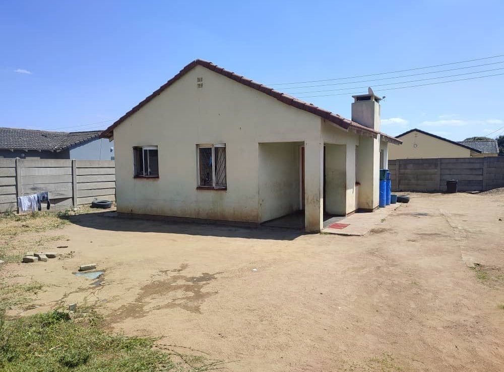 In Msasa Drive in Msasa Park home for sale – ShonaHome