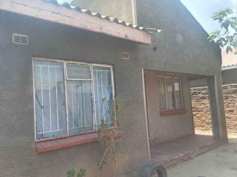 Chitungwiza Unit L House for Sale – ShonaHome