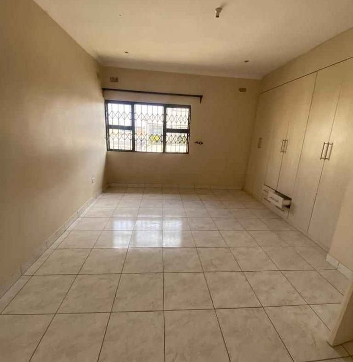Three bedroom cluster for rent. tiles ceiling built-in cupboards ...